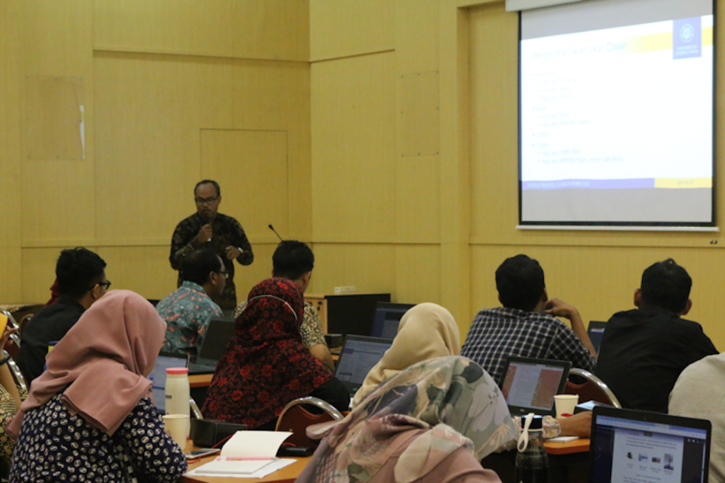 Pelatihan Bagi Staf Laboran: Laboran yang Handal, Pendukung ...